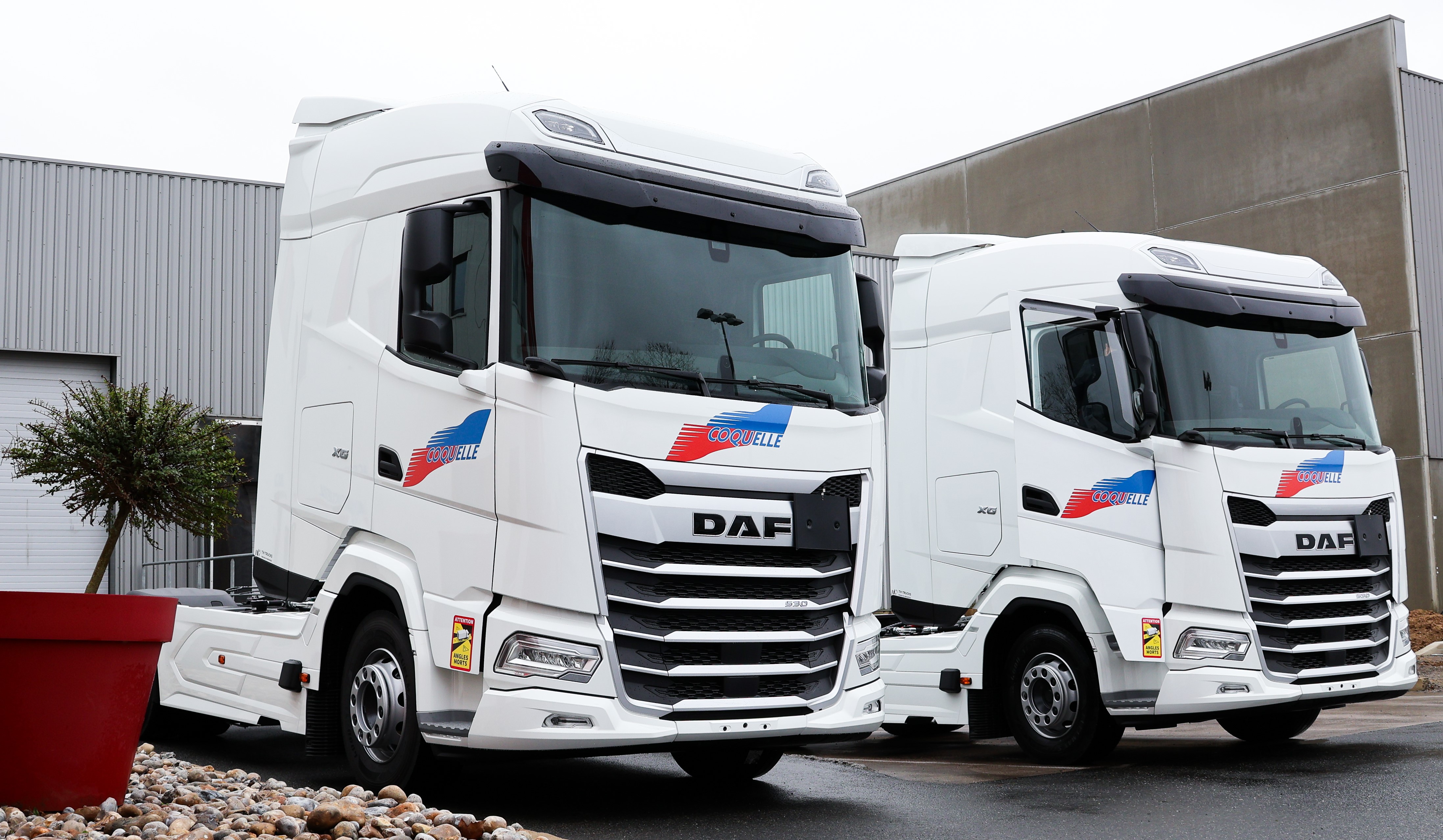 DAF remet les clés des premiers DAF FT XG530 de la commande de 100 ...
