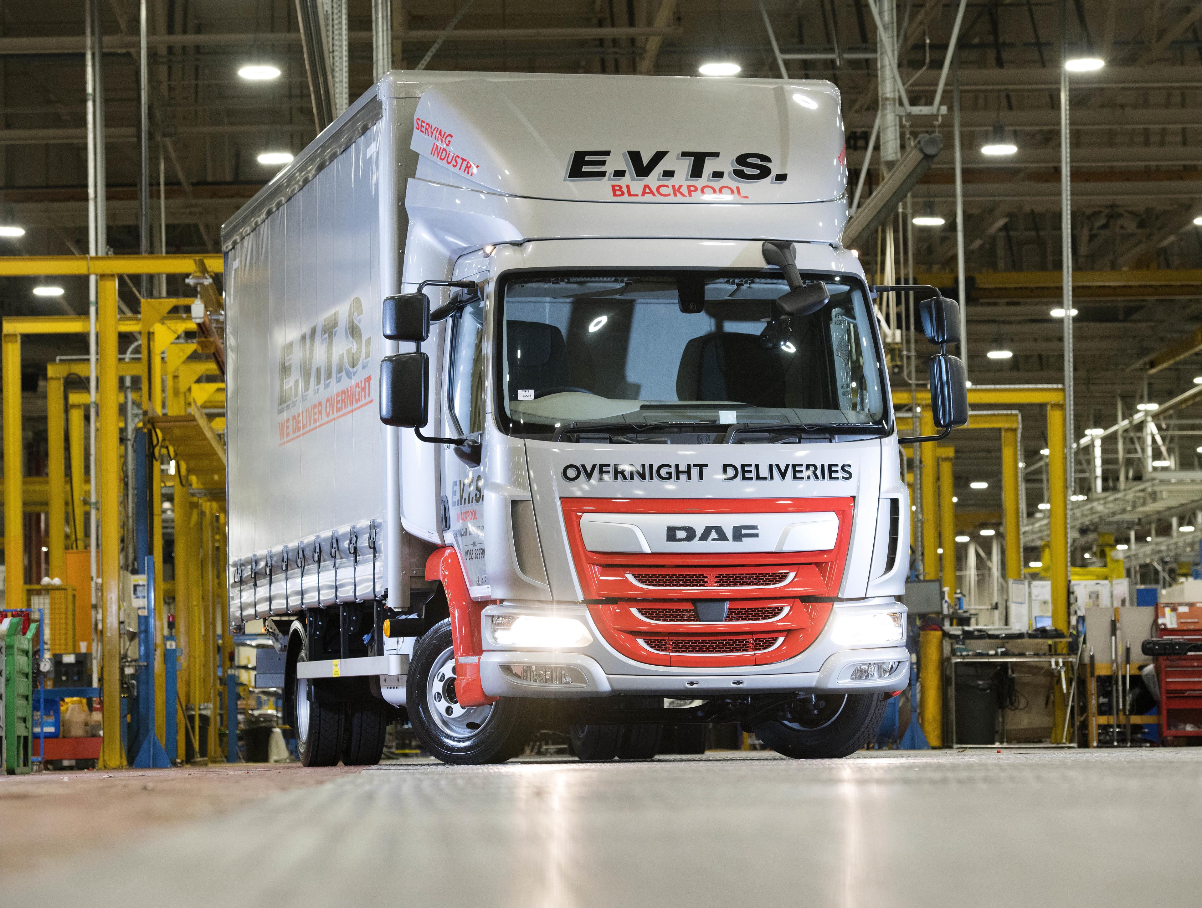 Leyland Trucks construit son 200 000e camion DAF LF - DAF Trucks France